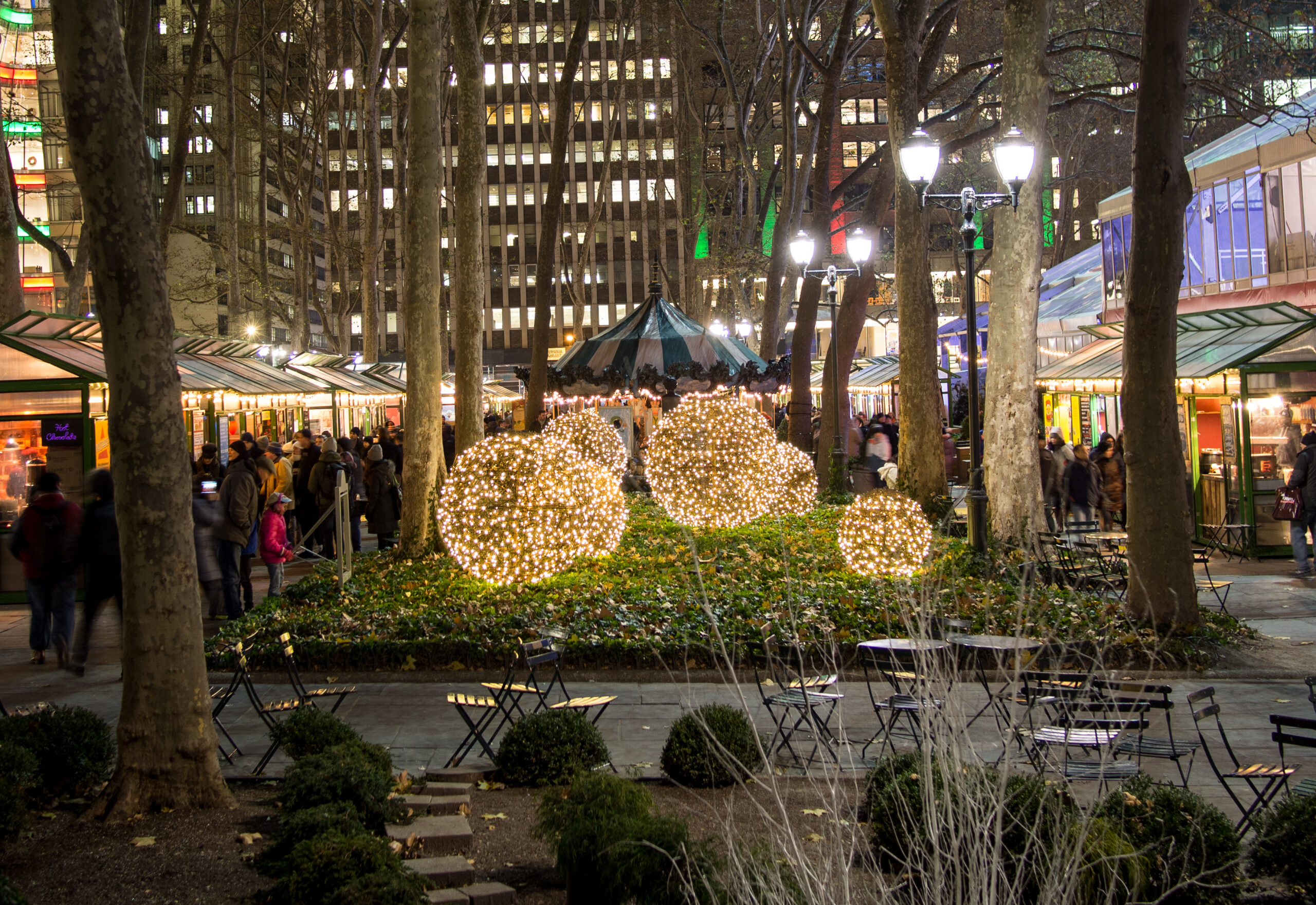 NYC Winter: The Smart Guide to Broadway, Holiday Lights, Ice Skating ...